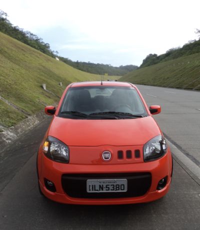 Boas curvas com o Uno Sporting - Revista O Mecânico