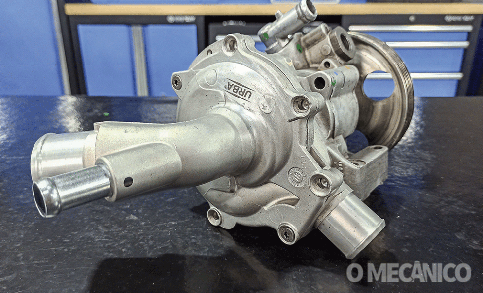 Qual bomba d'água devo instalar no motor E.Torq?